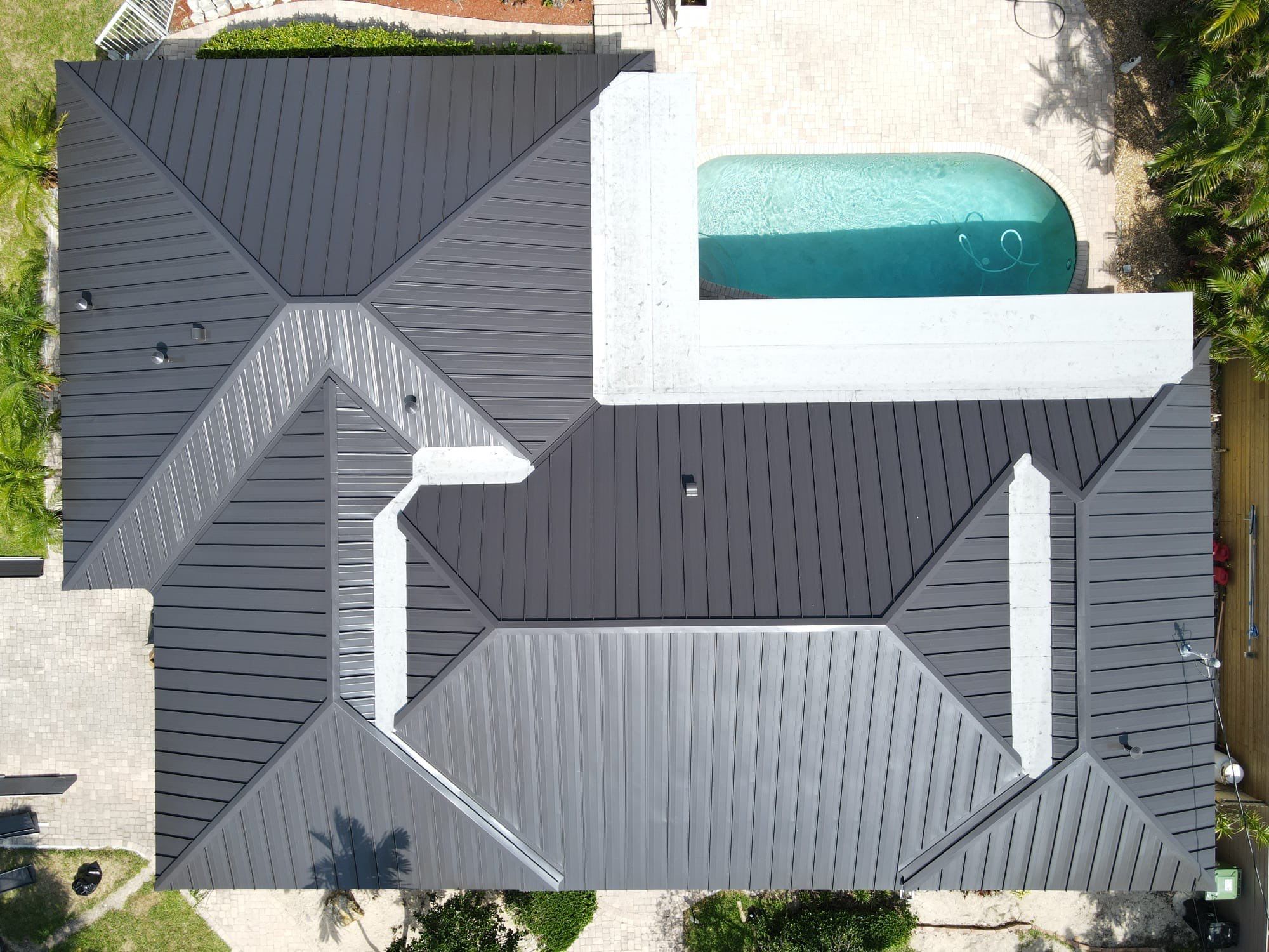 Metal Roofing Pros and Cons - Istueta Roofing