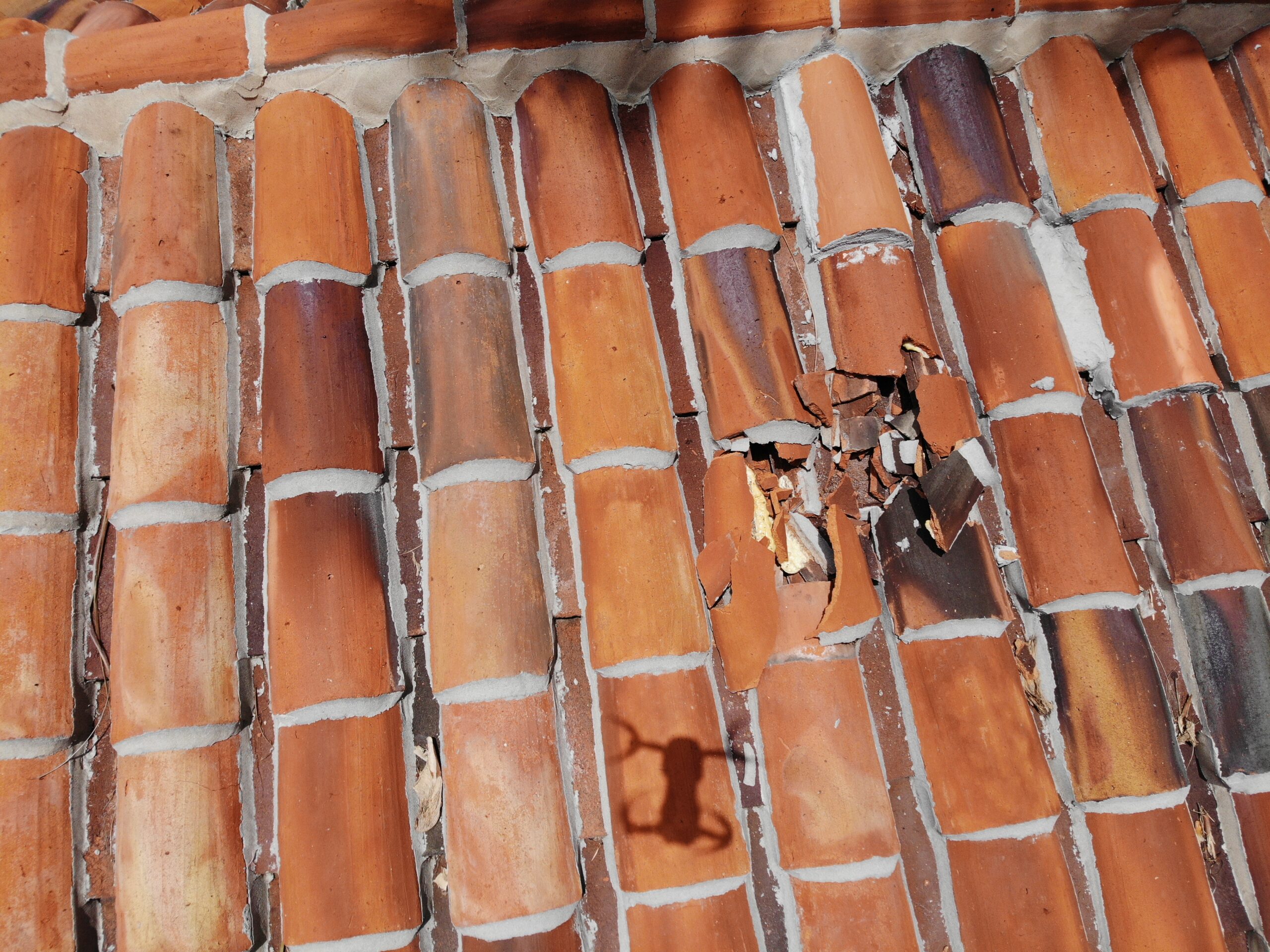 Don't Dismiss Your Cracked Roof Tile - Istueta Roofing